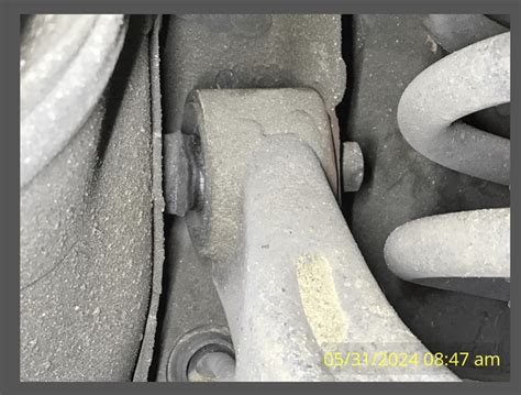 Does the upper and lower control arms need replacement : r/MechanicAdvice