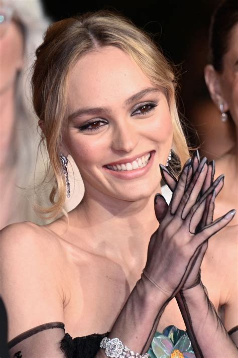 How To Do Your Makeup Like Lily-Rose Depp | Tutorial