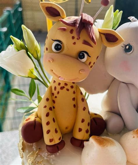 Pin op Hayvan fıgurlerı | Fondant decoraties, Cupcakes decoratie ...