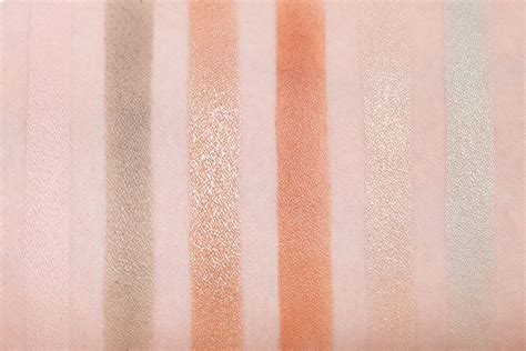 Палетки теней Divage и крем Wellbee: отзывы на новинки | Beauty Insider