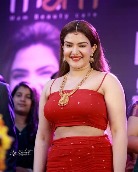 Honey Rose Photos, Pictures & Honey Rose Images - Kerala9.com