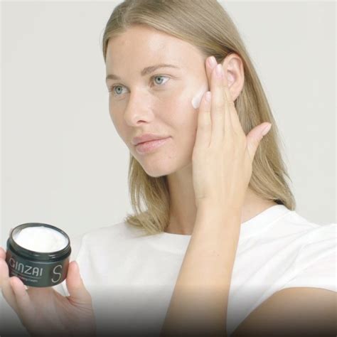 24H Gesichtscreme mit Ginseng – GINZAI