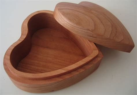 Pin by Zurabtandashvili on Изделия из дерева | Wooden hearts ...