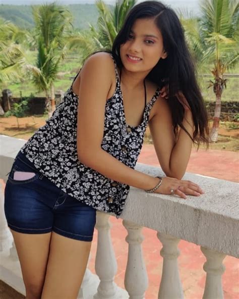 Arti Sharma Biography, Age, Family & Movies - MixIndia