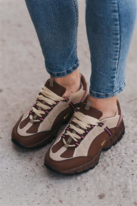 Nike humara x jacquemuse жіночі брендові кросівочки демісезон беж ...
