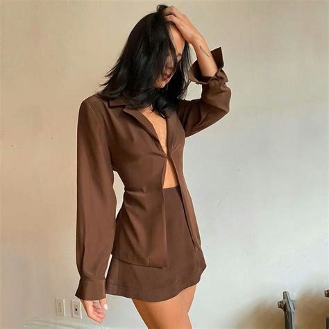 Pin on стиль в одежде | Brown long sleeve tops, Casual outfits, Fashion ...