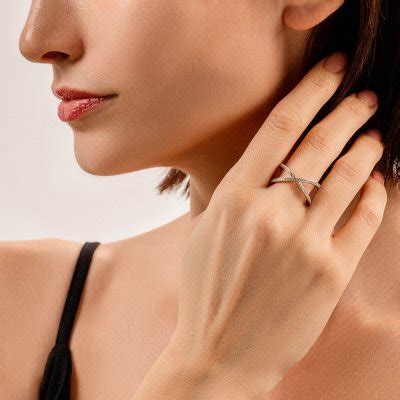 Серебряные украшения — купить ювелирное изделие из серебра недорого в ...