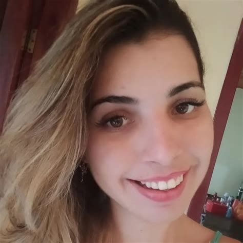 Érica Ferreira (@f.erica_) • Threads, Say more