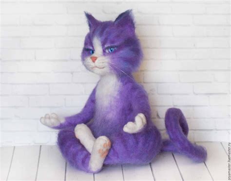 Медитирующий фиолетовый кот. Интерьерная игрушка из шерсти в интернет ...