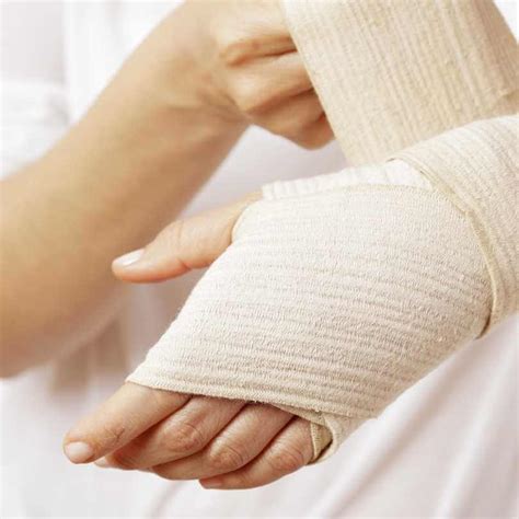 How to bandage a hand - First Aid Advice | STC