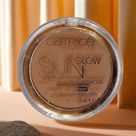 Пудра компактная для лица CATRICE SUN GLOW MATT тон 035 с эффектом ...