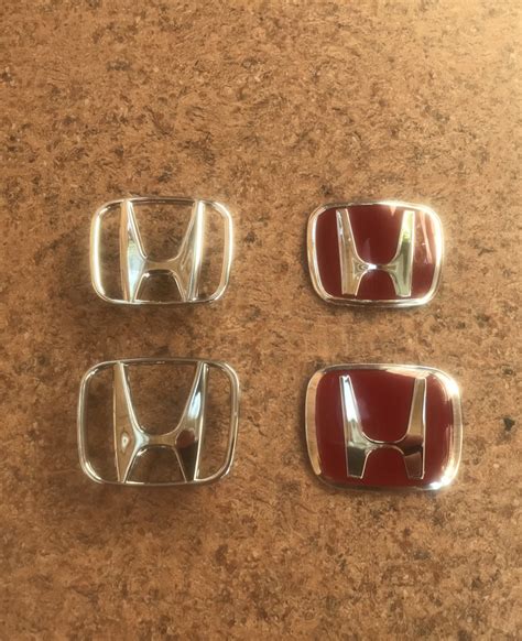 Эмблема руля на Honda Accord (7G), Honda Civic 4D (8G), Honda Civic ...