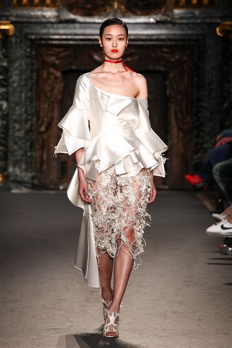Lan Yu Fall-winter 2016-2017 - Couture