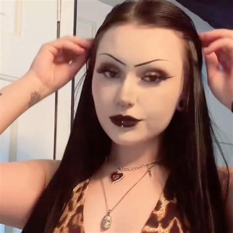 Maddy Claxton (@maddy.massacre) • Threads, Say more