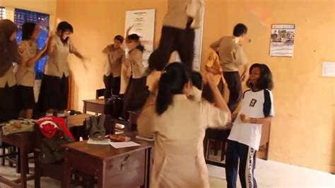 HARLEM SHAKE INDONESIA-SMA1 PALANGKARAYA XI-BAHASA - part 1 - YouTube