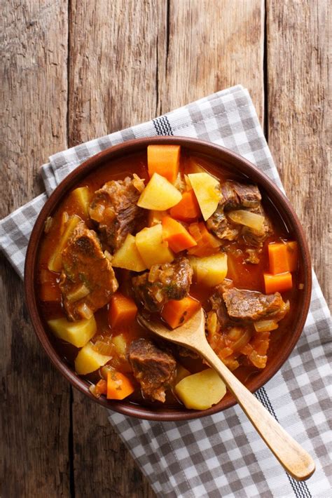 Тушеная говядина с овощами - рецепт приготовления