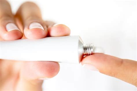 Econazole: Uses, indications and precautions when using | Vinmec