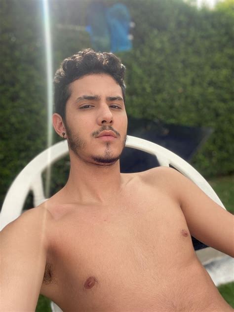 Male Profile & Live Cam Show SkyPrivate