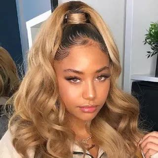 Amelia Monet - Bio, Facts, Age, Family Life