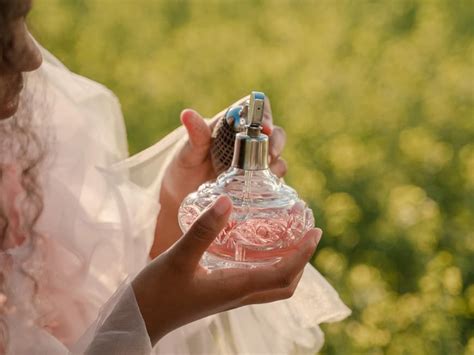 Unterschied zwischen Eau de Toilette und Eau de Parfum: Das solltest du ...