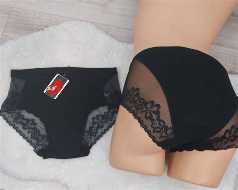 Bielizna damska majtki z prążkowanej wiskozy w czarnym kolorze ...