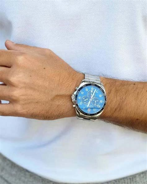 Наручные часы Victorinox — купить часы Викторинокс на официальном сайте ...