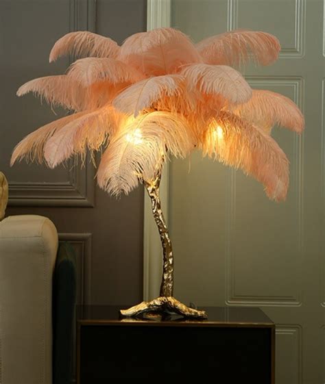 Лампа настольная со страусиными перьями розовая FEATHER LAMP IST ...