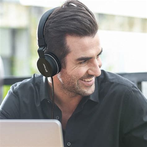 Onson Headphones Review: $13 for a Bassy, Foldable Delight? | Tech Pep