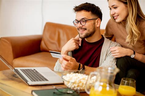 Onlinshop Bilder – Durchsuchen 291 Archivfotos, Vektorgrafiken und ...