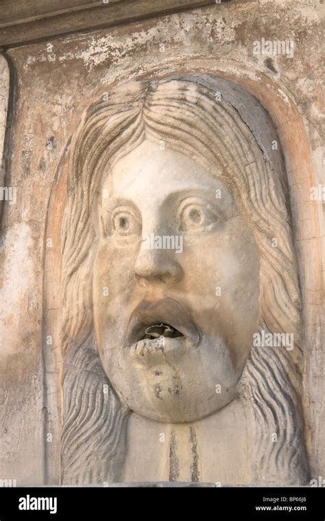 Mascaron Stock Photo - Alamy