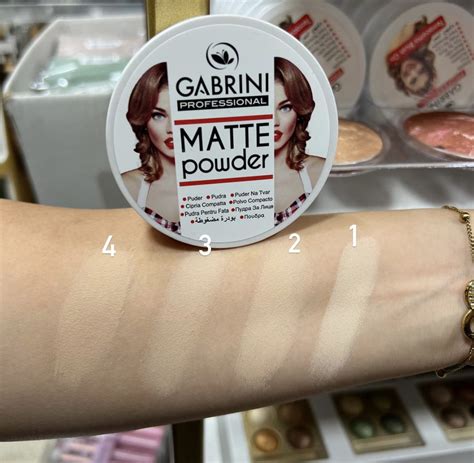 Gabrini compact Powder – Bejou Cosmetics