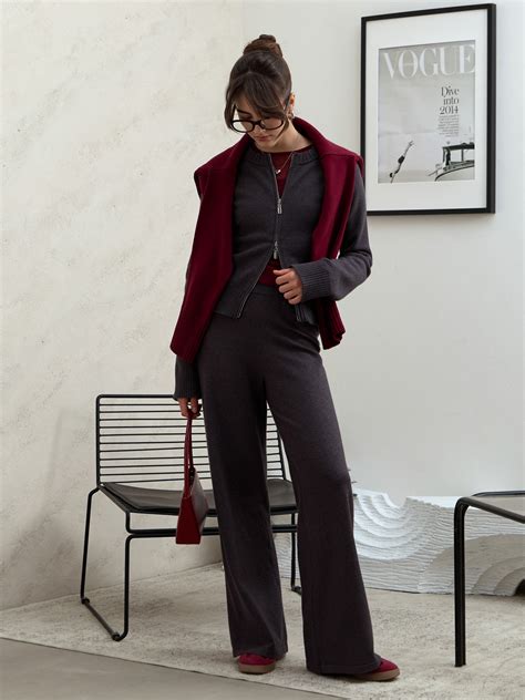 Расклешенные трикотажные брюки :: LICHI - Online fashion store