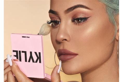 Косметика Кайли Дженнер в России | Beauty Insider