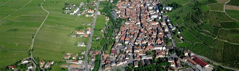 Trimbach liegt an der Hauptstrasse 2 von Basel via Liestal über den ...