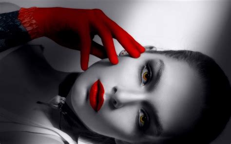 фотографии черно белые с красным элементом | Donne, Rosso, Tendenze