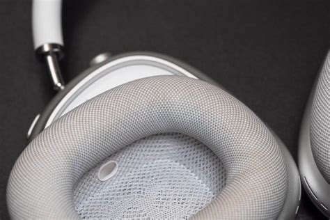 Вот как выглядят белые AirPods Max спустя 4 месяца. Износ реален