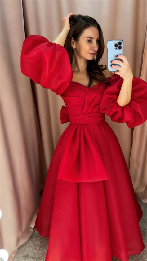 Красное платье с объемными рукавами Фуджи в аренду в Москве | YesDress