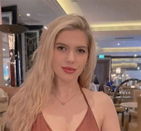Emily Dobson Wiki, Bio, Boyfriend, Net Worth, Siblings, Age & More