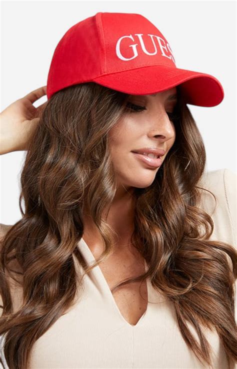 Бейсболка Guess - купить за 2 990 ₽ с доставкой по Москве и России ...