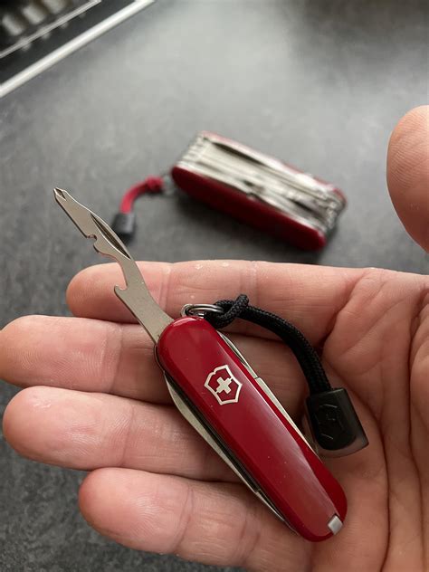A very old Wenger Champ : victorinox