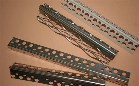 Штукатурные уголки: разновидности по материалу и форме, как ...