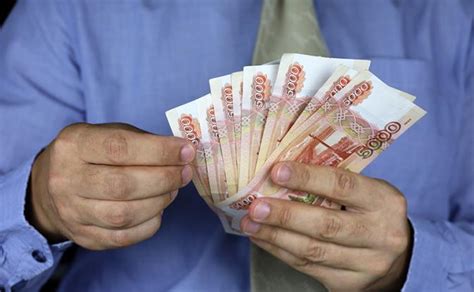 "Мужчины, зарабатывающие меньше 250 тысяч, вообще не должны ...