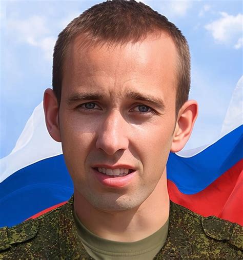 С погибшим на Украине в ходе СВО брянцем Константином Кругликовым ...