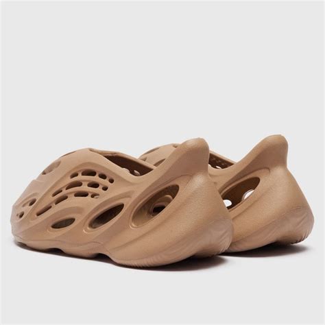 Купить Изи Yeezy Foam Runner Ochre оригинал с доставкой по РФ