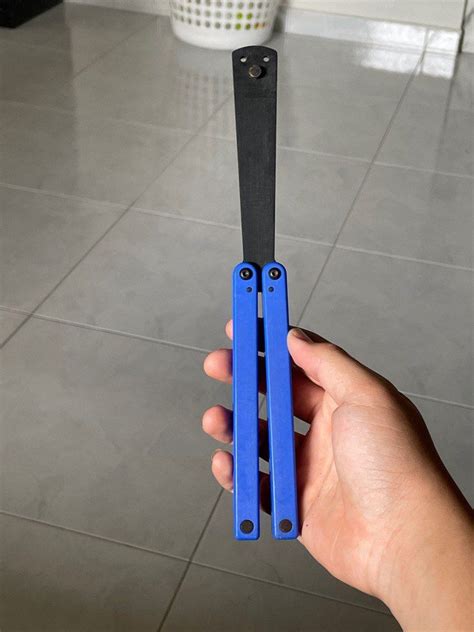 Squiddy u balisong, Hobbies & Toys, Toys & Games on Carousell
