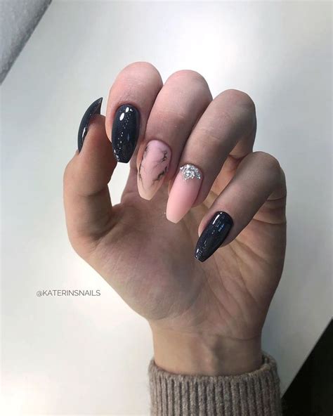 Маникюр | Нижний Новгород в Instagram: «🖤 ⠀ ⠀ Для записи пиши в Директ ...
