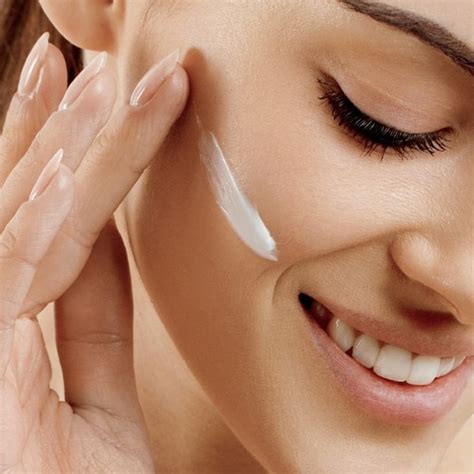 Wygładzający krem seboregulujący, 50 ml, Skinarte | SKINARTE.COM