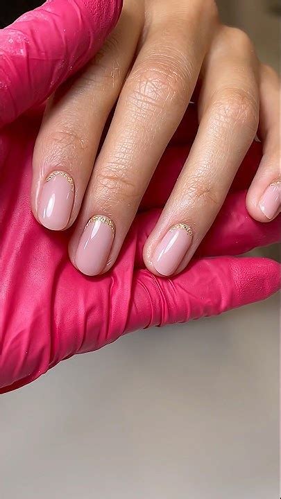 Kodi 20cn and Golden flakes #nails #golden #gelpolishnails - YouTube