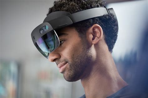 Microsoft HoloLens 2: Experience Augmented Reality in Style | Robots.net
