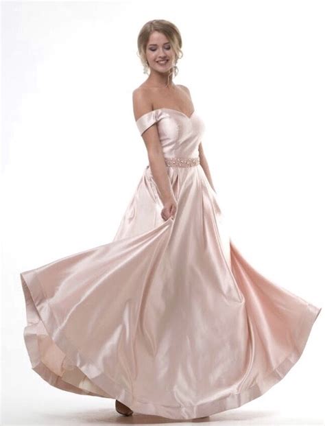 ВЕЧЕРНЕЕ КРЕМОВОЕ ПЛАТЬЕ - Tiara Dress
